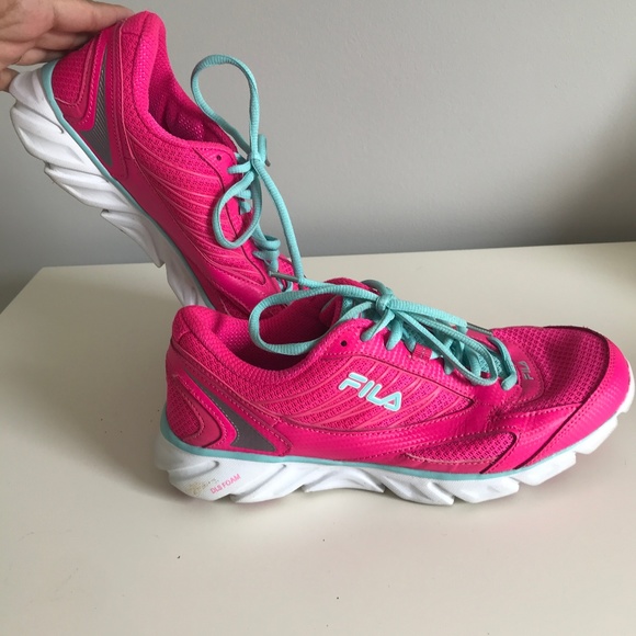 Fila | Shoes | Fila Hot Pink Running Dls Foam Sneakers Sz 9 | Poshmark